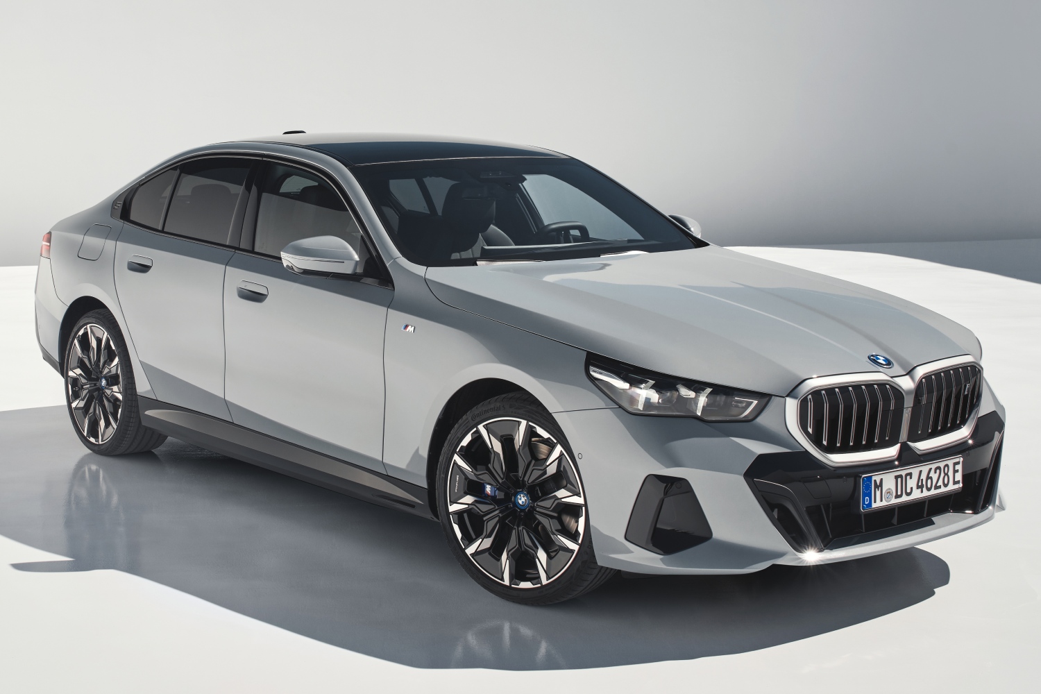 BMW 新型5シリーズ 初期生産モデル発表 日本300台限定で先行販売 | 中古車なら【グーネット】