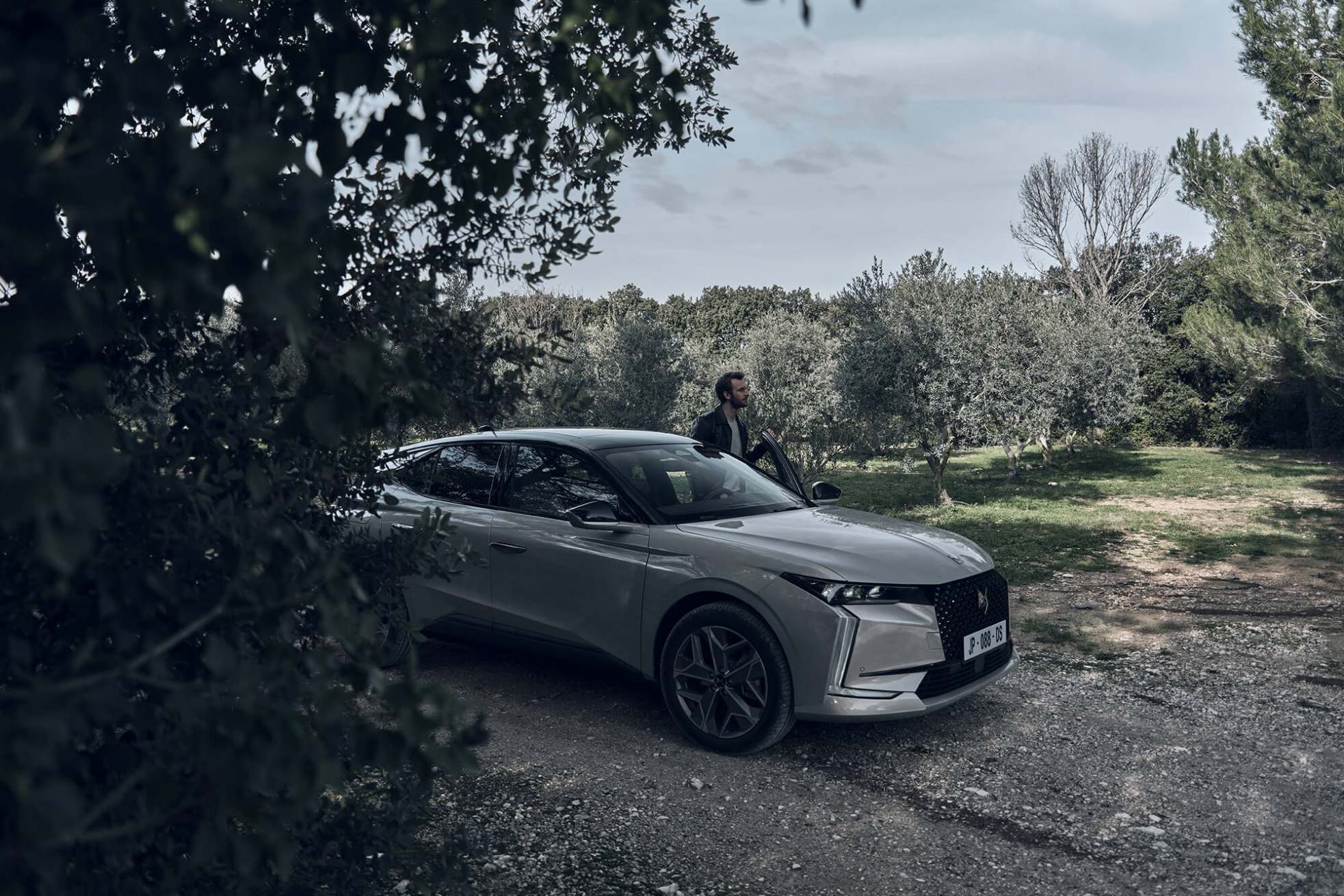 DSオートモビル「DS4/DS7」ブランドの世界観を表現した特別モデル発売 | 中古車なら【グーネット】