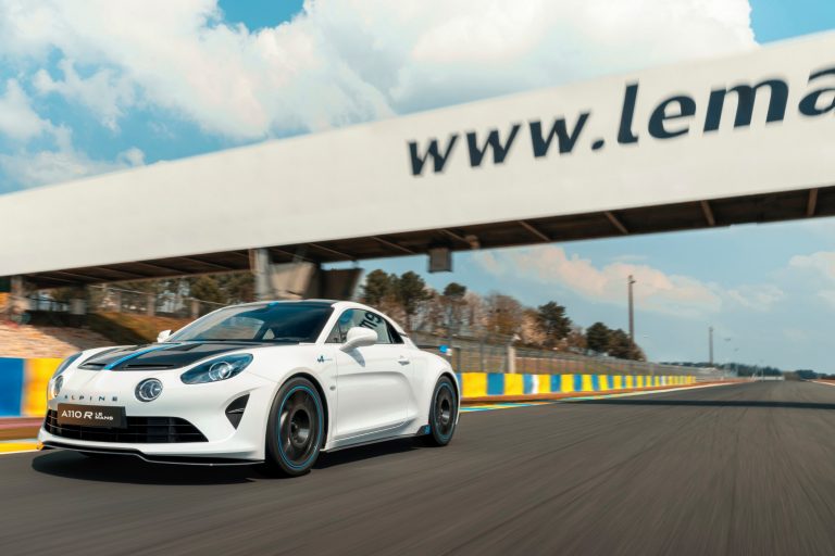 アルピーヌ「A110 R」ルマン100周年記念モデル発売 販売台数6台 | 中古車なら【グーネット】