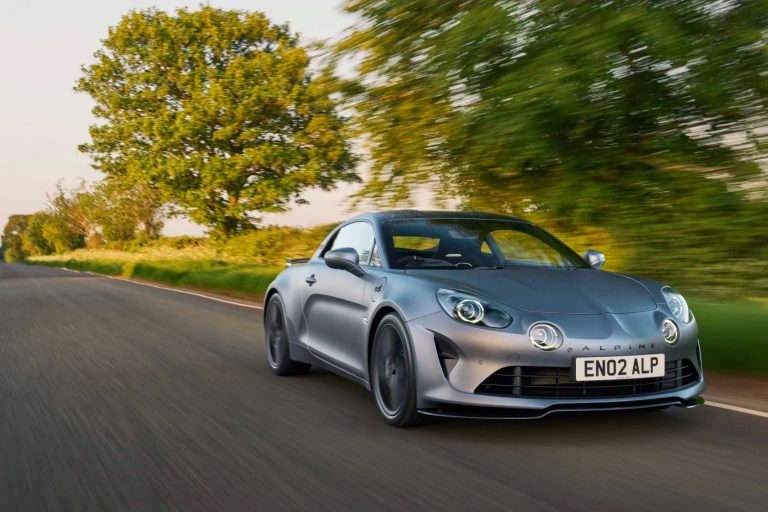 アルピーヌ「A110Sエンストン」F1最先端カーボン素材を採用した限定車 | 中古車なら【グーネット】