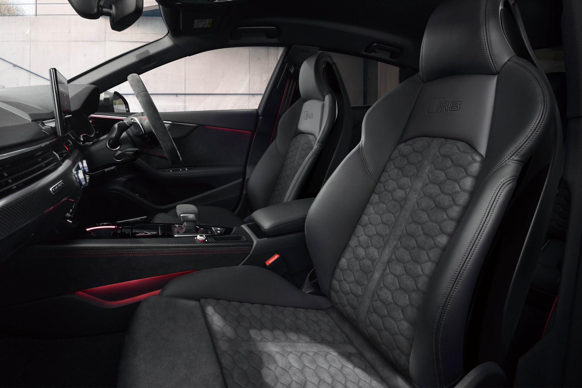 アウディ RS4/RS5専用チューニングを施した限定車 オンライン限定販売 | 中古車なら【グーネット】