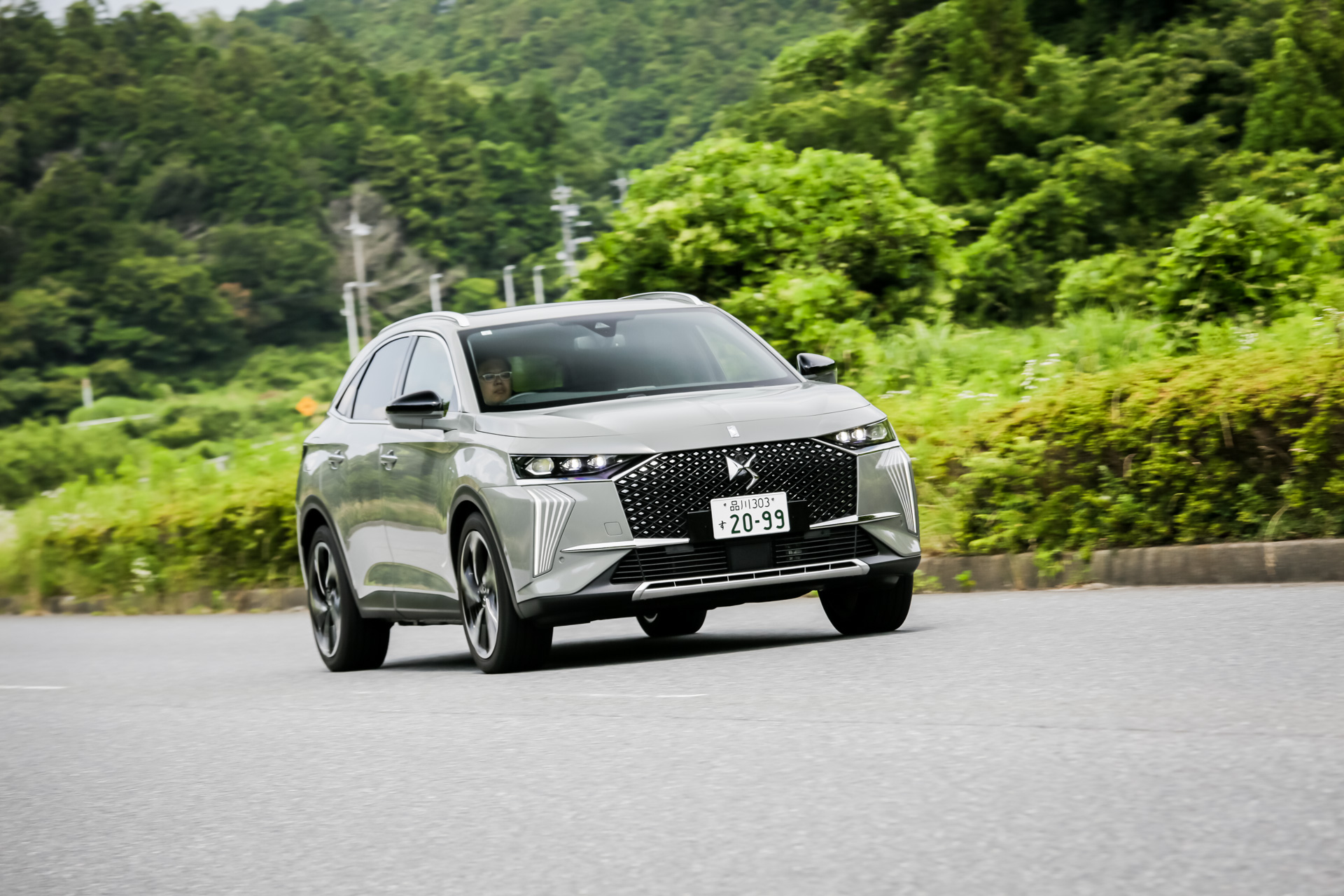 【DS DS7】アップデートで独自の世界観を強化 | 中古車なら【グーネット】