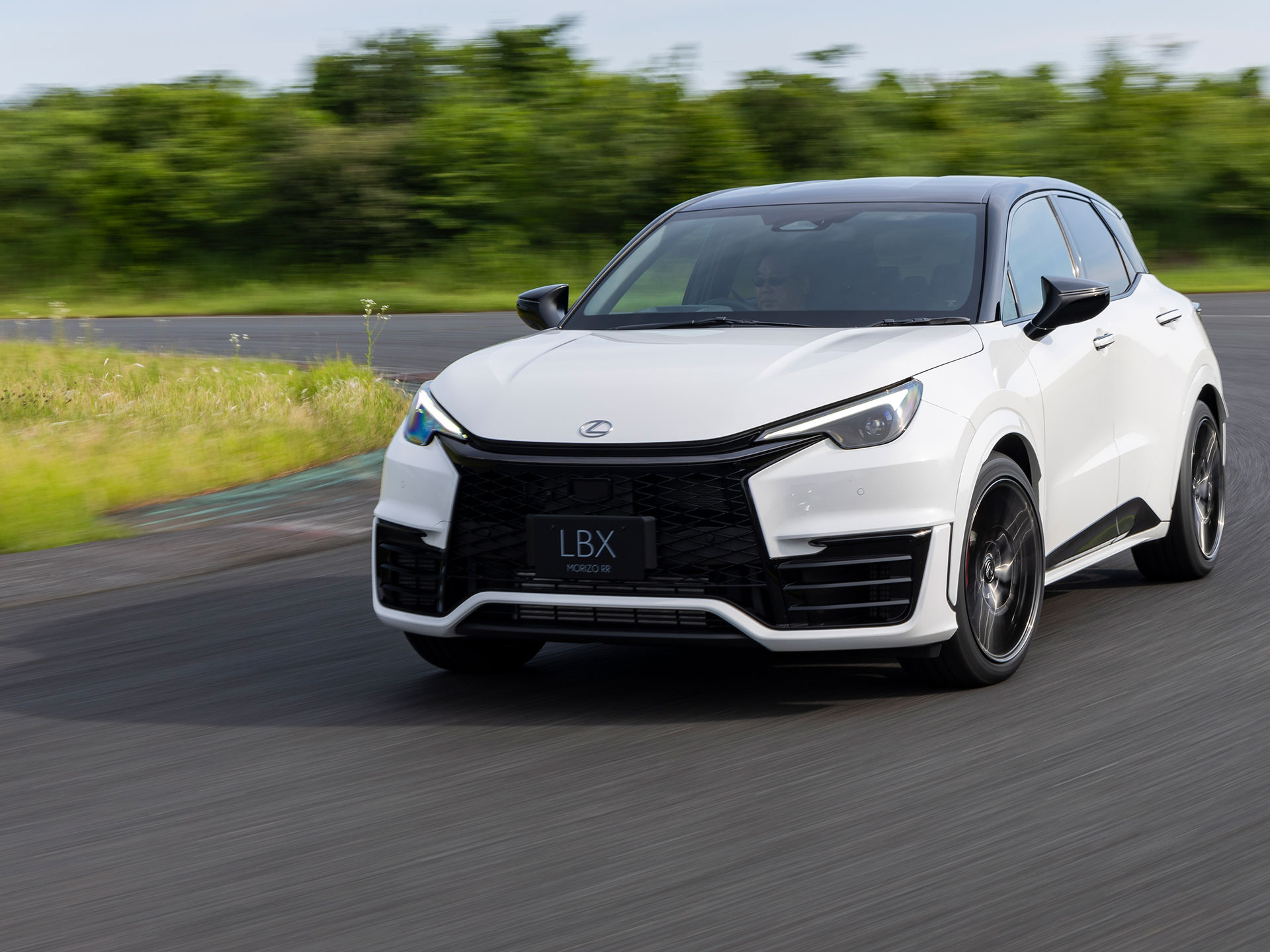 レクサス 「LBX」国内初のMT車“MORIZO RR”新設定 スポーティ特化の高性能車 | 中古車なら【グーネット】